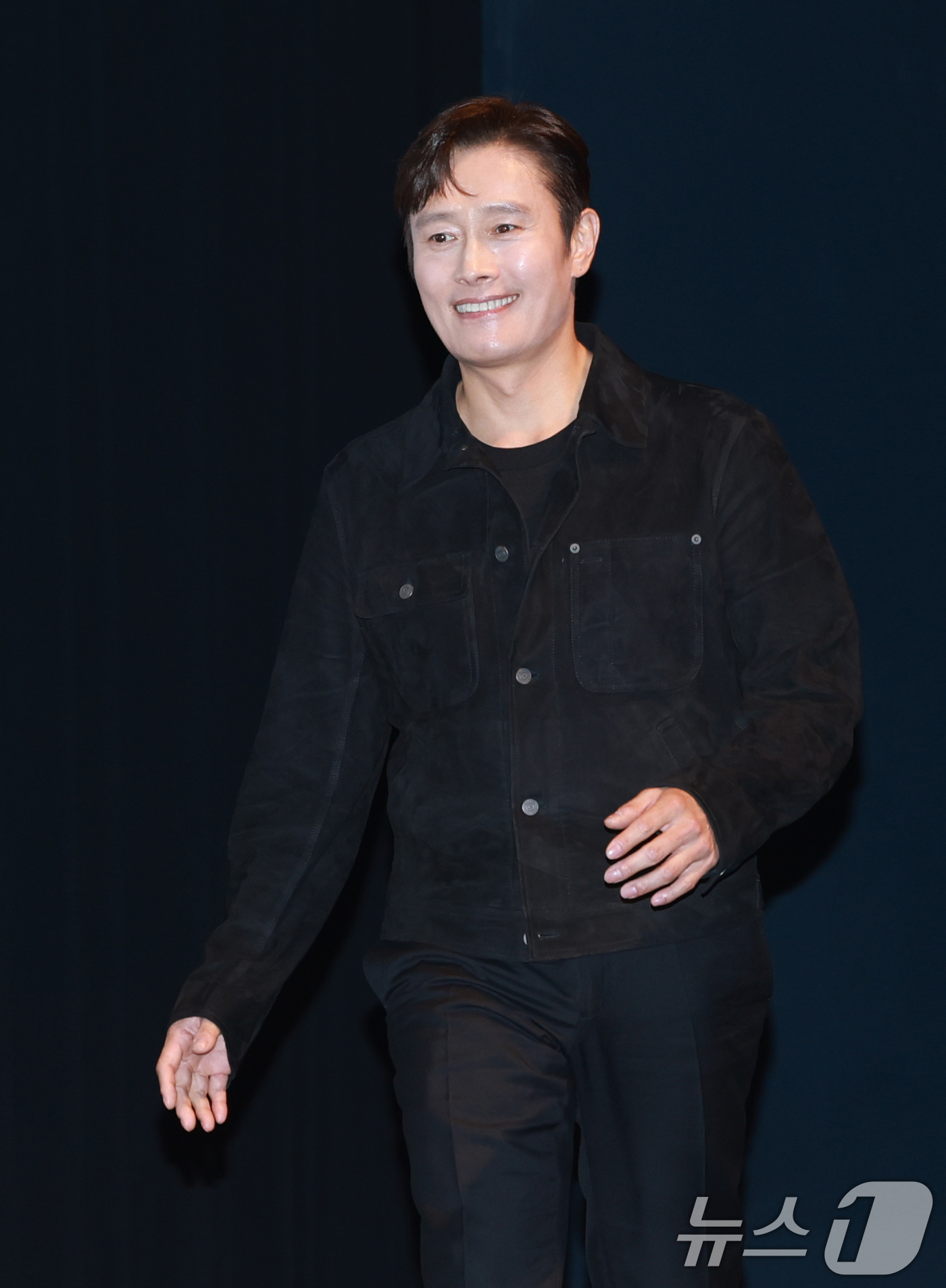 'JSA'부터 '케데헌'까지 달린 이병헌 "'에이 모르겠다'며 결정하죠" [BIFF]