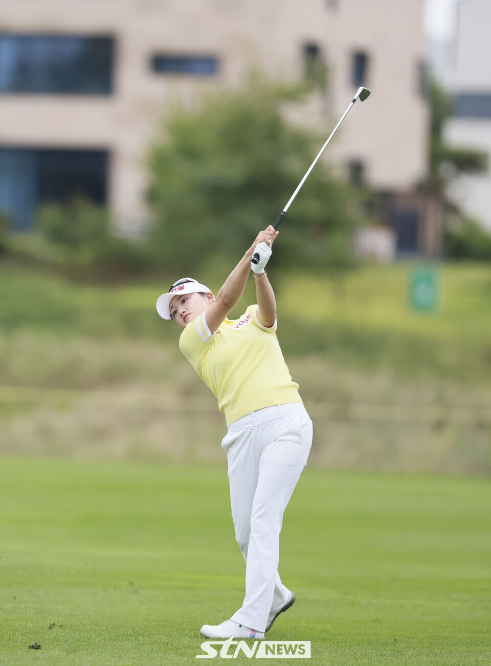 [STN포토]세컨드샷 날리는 노승희