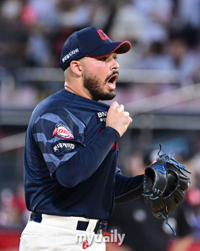 "되게 걱정했었다" 롯데 159km 에이스 또 문제 발생? 19일 NC전 선발 '감보아→나균안' 교체된 이유