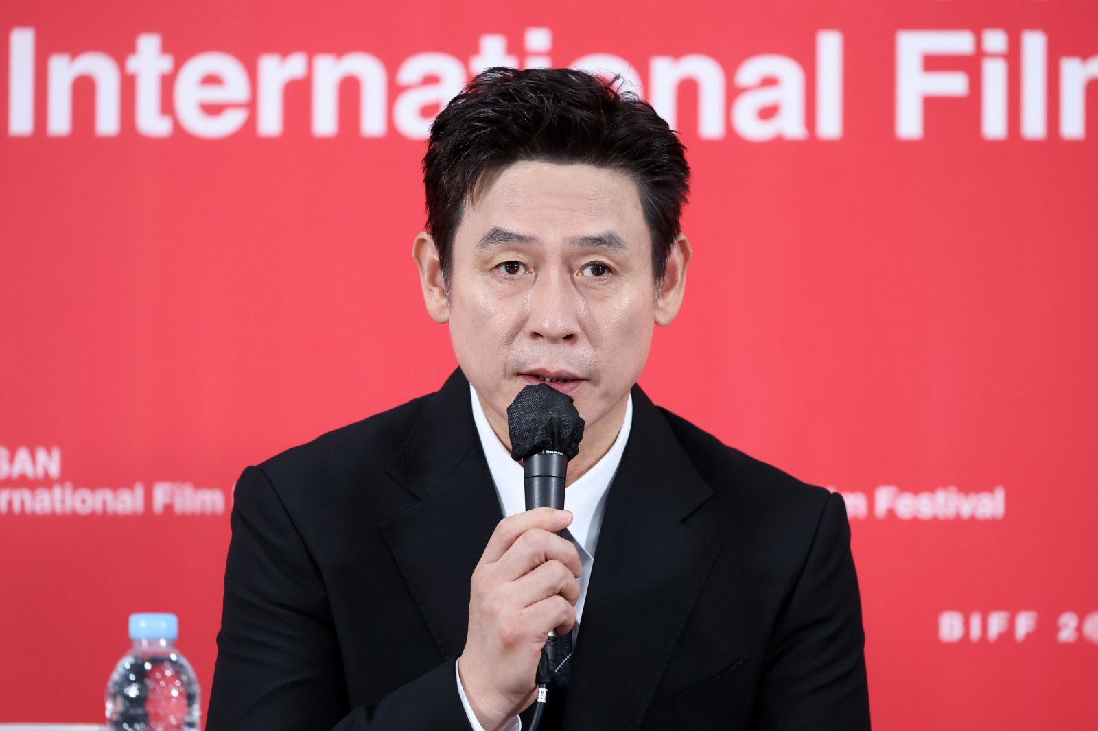 ‘굿뉴스’ 설경구 “‘불한당’으로 날 빳빳이 폈던 변성현 감독, 이번에는 구겨버렸다” [BIFF]