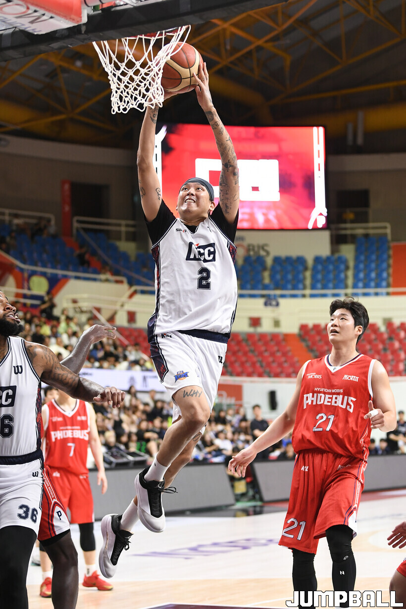 [포토] 덩크 시도하는 KCC 최준용