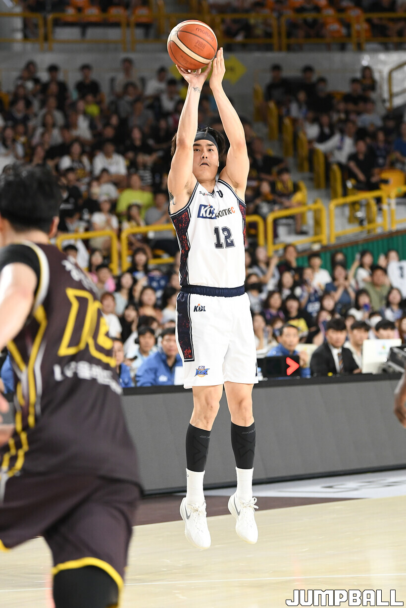 [포토] KCC 김훈 '3점슛 시도'