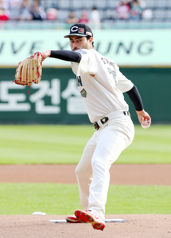 “타 구단 러브콜 있었다” 비결이 뭐길래…SSG, 어떻게 ‘외국인 10승 듀오’ 앤더슨-화이트 배출하게 됐나 [SS시선집중]