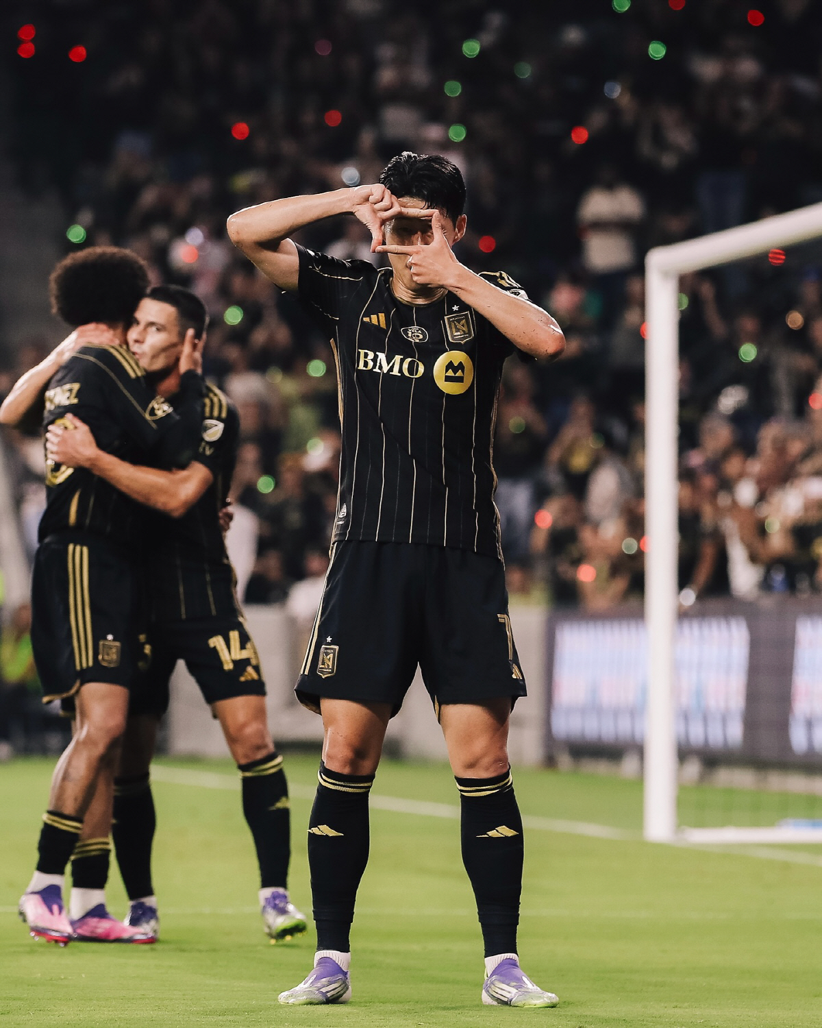 'MLS의 황소개구리' 손흥민 미국 축구 뒤흔드는 중! 첫 해트트릭→'1골 1도움 1기점' 美친 활약...LA FC는 솔트레이크전 4-1 대승