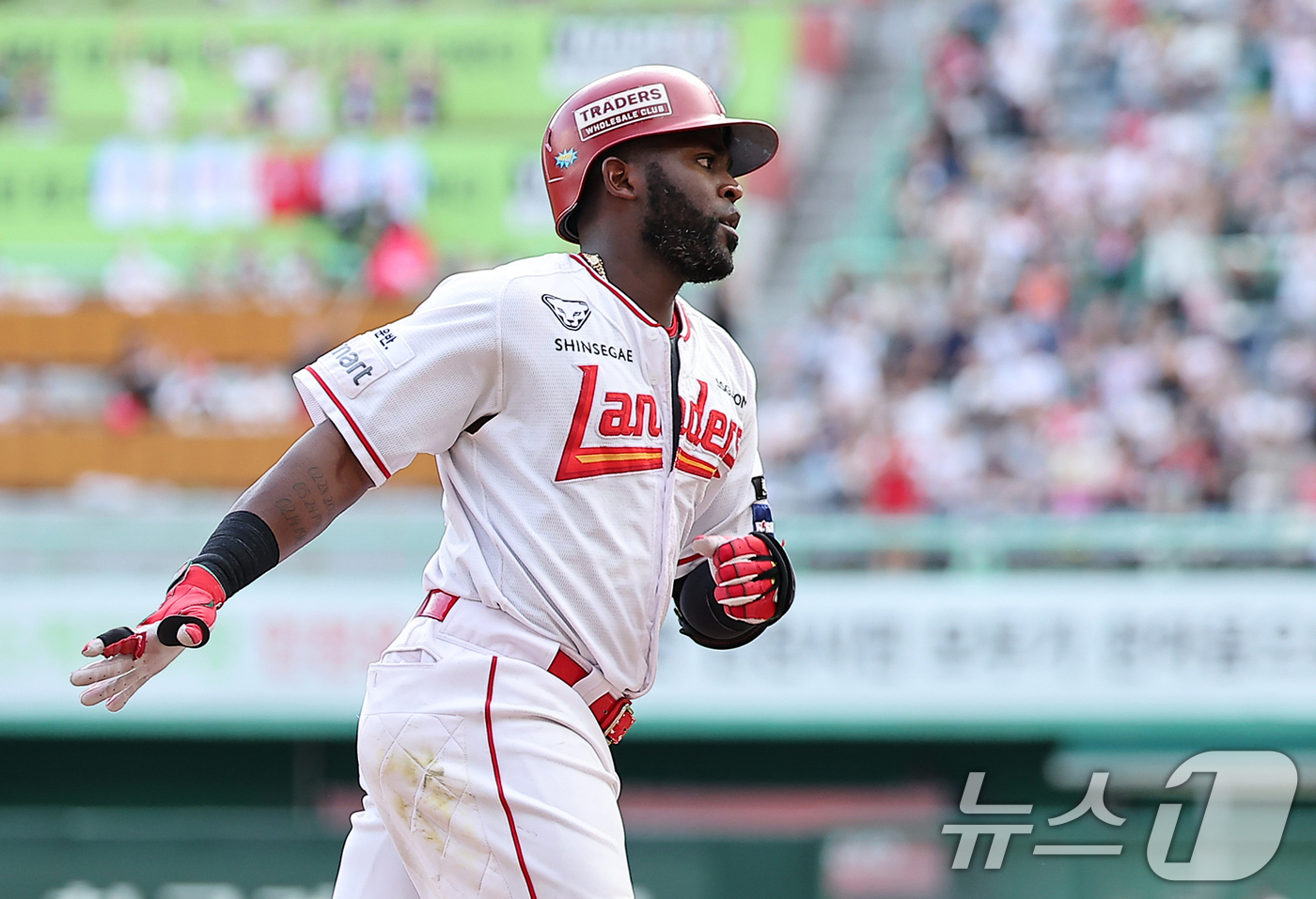 '김건우 12K+에레디아 결승포' SSG, KIA 5-0 완파…'3위 굳히기'