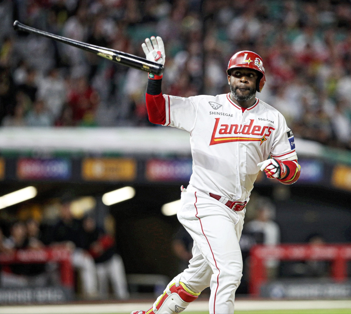 김건우, 5⅓이닝 무실점 12K…SSG, KIA 꺾고 '3위 굳히기'