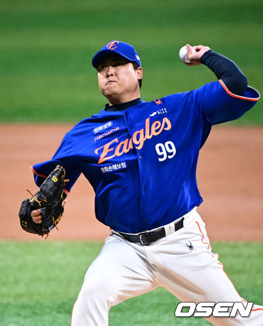 '38세' 류현진, KBO 역대 최소 경기-최고령 1500탈삼진 '-10개'