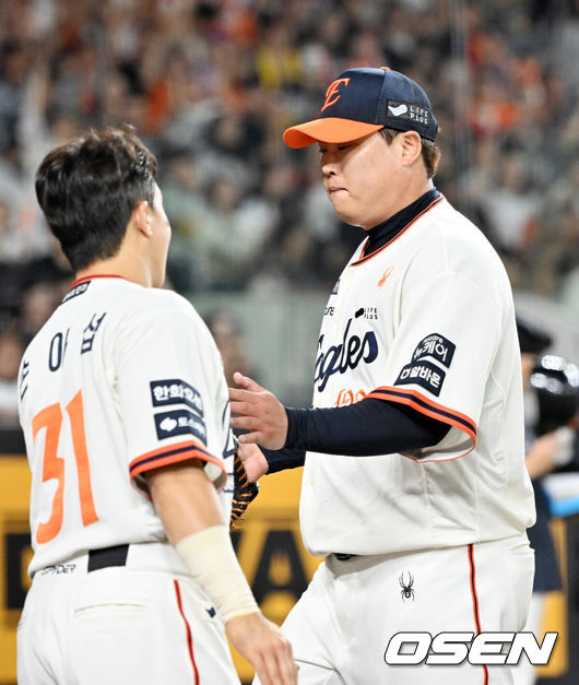 ‘노시환 씬스틸러 득점’ 한화 짜릿한 역전승, 1위 희망 보인다…161km 문동주-158km 폰세가 이어간다