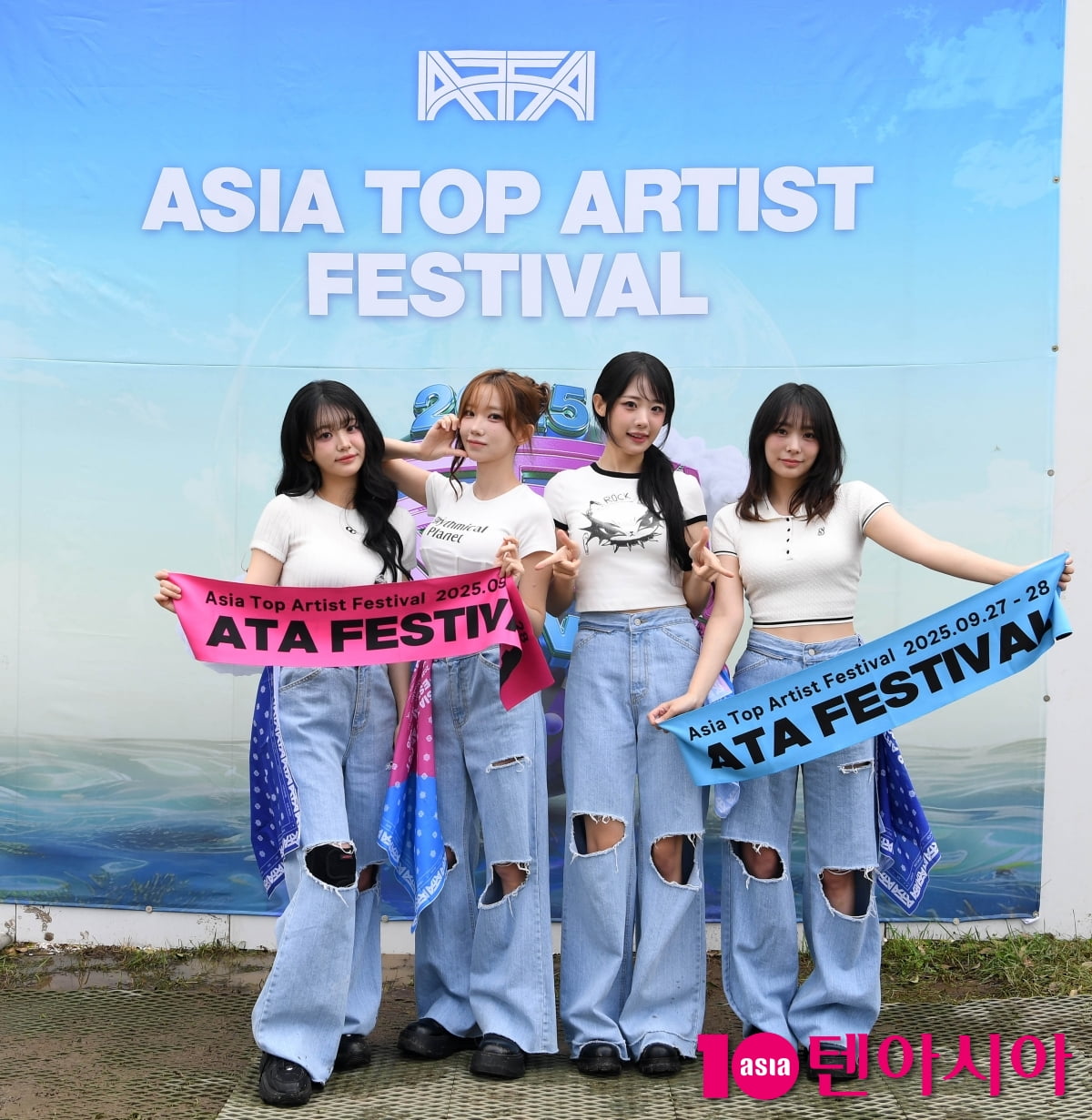 흐린 날도 QWER 뜨면 '맑음'…"'음원 강자' 비결? 끝없는 노력" [ATA프렌즈]