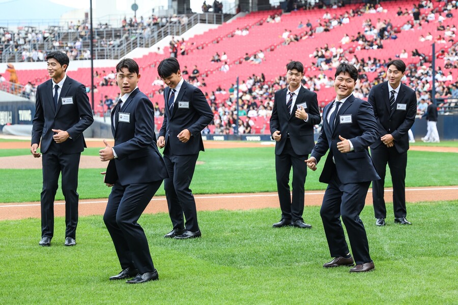 KIA, 2R 투수 김현수와 '1억3000만원' 계약…2026년 신인 9명과 입단 계약 완료