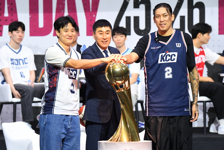 [KBL 미디어데이] 올 시즌 우승 후보 질문에 KCC·LG '2강' 꼽혀...허웅은 '라건아'→무슨 뜻?