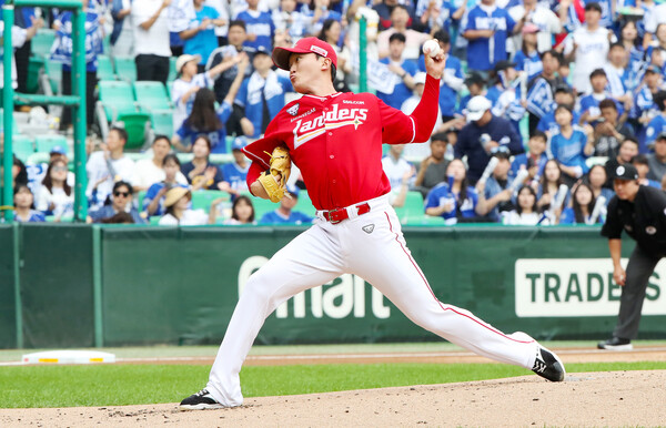 'KKKKKK' 삼진쇼 나왔다...SSG 김건우, 6타자 연속 삼진→PS 신기록 작성 [스춘 준PO2]