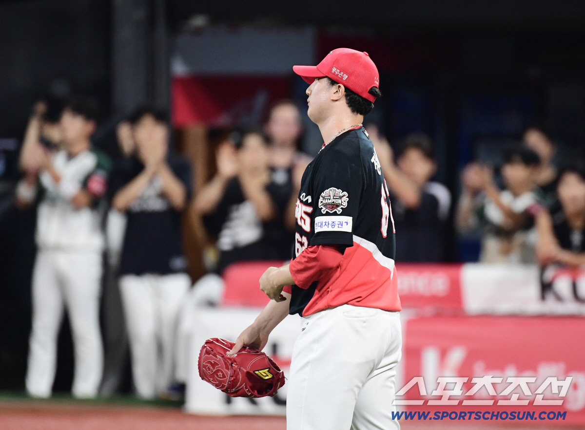 '10R 신화' 신인 투수 없었다면, KIA 대굴욕 당할 뻔...국대 마무리, 필승조 다 어디로 갔나