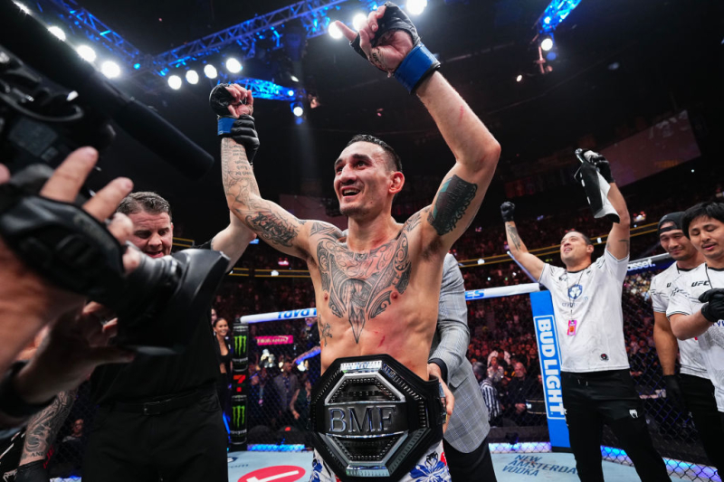 前 UFC 챔피언이 할로웨이 콜했다…올리베이라 완벽 부활 후 “BMF 타이틀전 원한다”