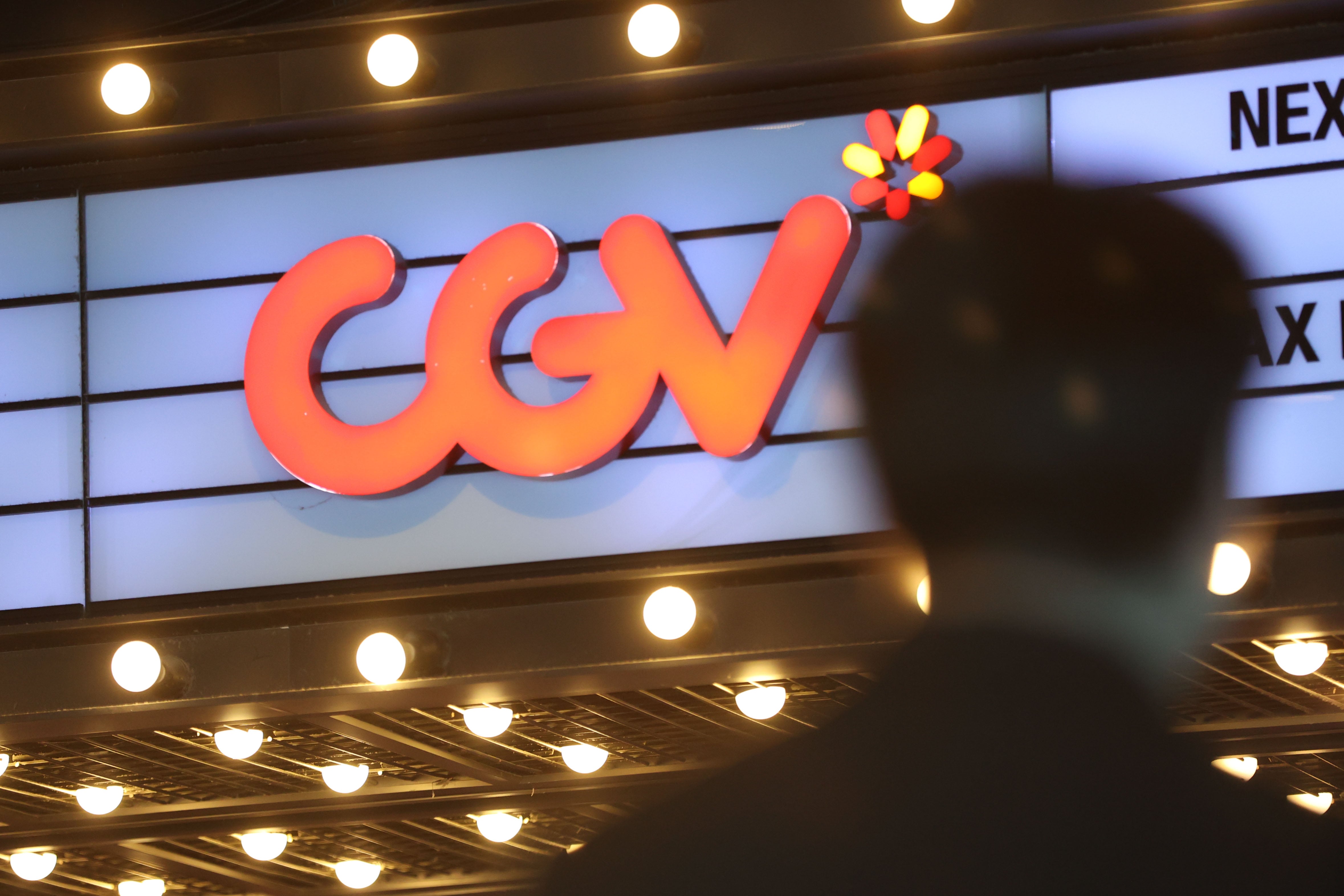 “美CGV 폐점 성공보수 내놔” 로펌과 154억 분쟁 끝냈지만...700억 손실 떠안은 CJ