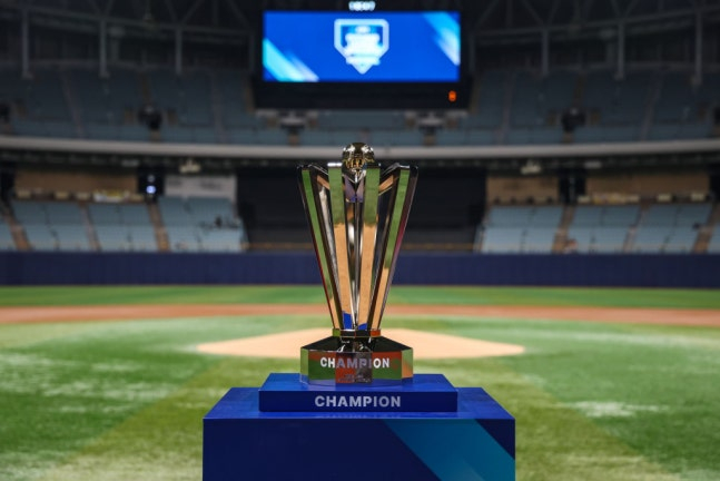 '2군 전력분석부터 AI 카메라 활용하다니...' KBO 막내 구단, '14시즌 연속 1위' 최강팀 어떻게 무너트렸나