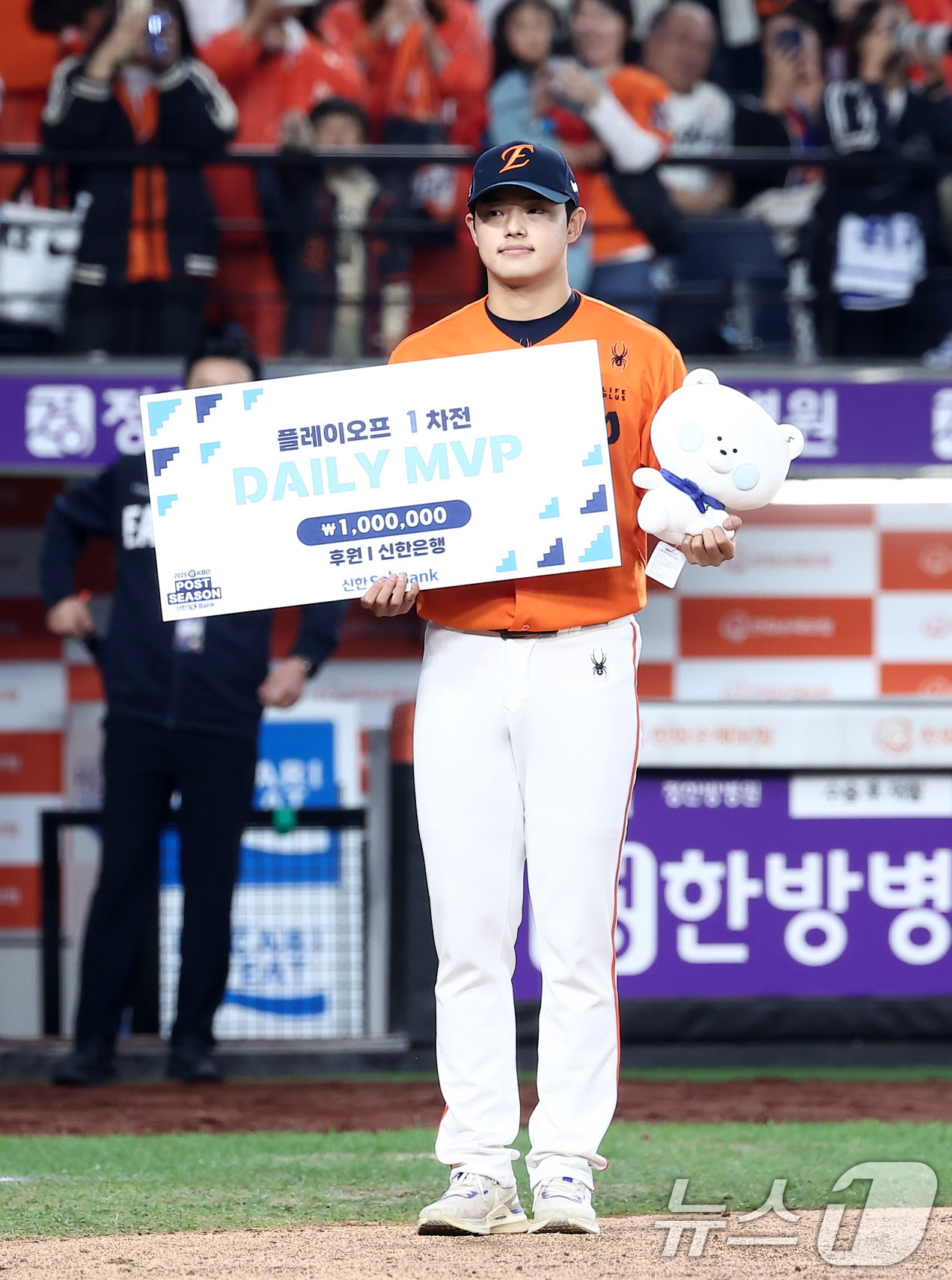'데일리 MVP' 한화 문동주 "마무리 투입? 어느 상황이든 최선"[PO1]
