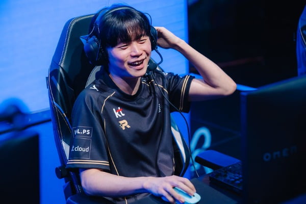 KT, LCK 첫 8강 진출...T1·젠지는 운명의 단판 승부 [LoL 월즈 포커스]