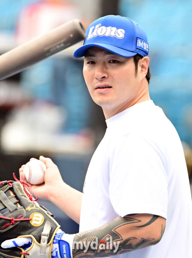 'OPS 1.985' 와이스 천적 박병호, PO 2차전도 벤치 대기…"김태훈 뺄 수는 없어" 전적보다 흐름 택한 국민 유격수 [MD대전 PO2]