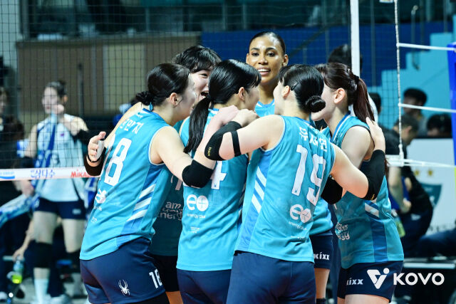 '이럴수가' GS칼텍스 대이변, 개막전서 우승 후보 IBK 3-1 제압... 쿠바 특급 29점 맹폭 [MD장충]