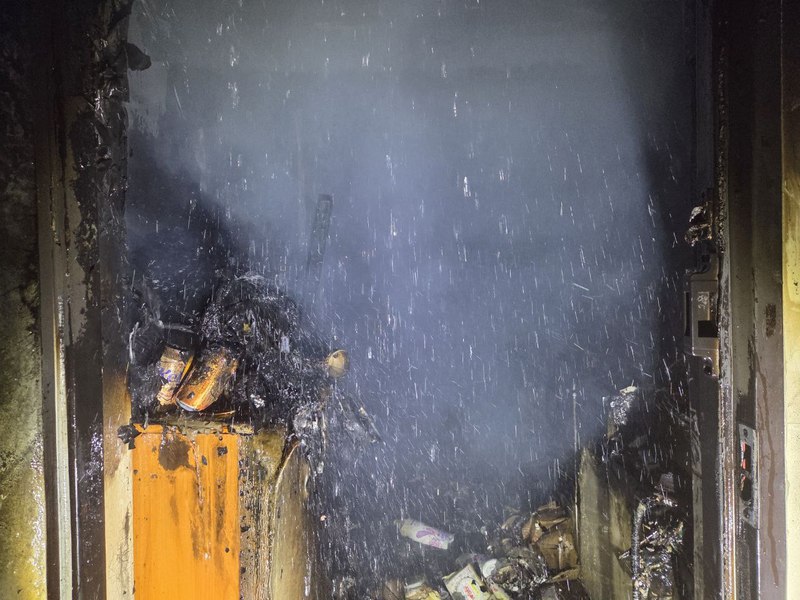 5층 주택서 추락한 산모, 생후 2개월 아기 살리고 숨져