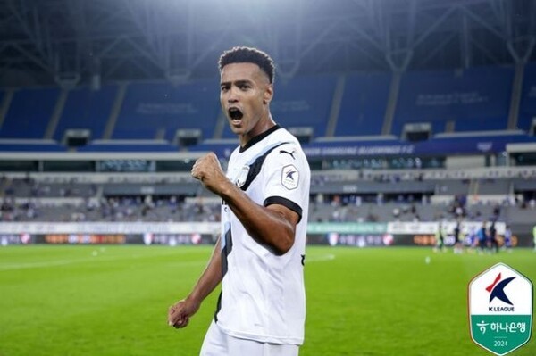 골골 김천전 멀티골 '해결사' 면모 안양, 모따 K리그1 33라운드 MVP...K리그2 35라운드 MVP는 부천, 이의형