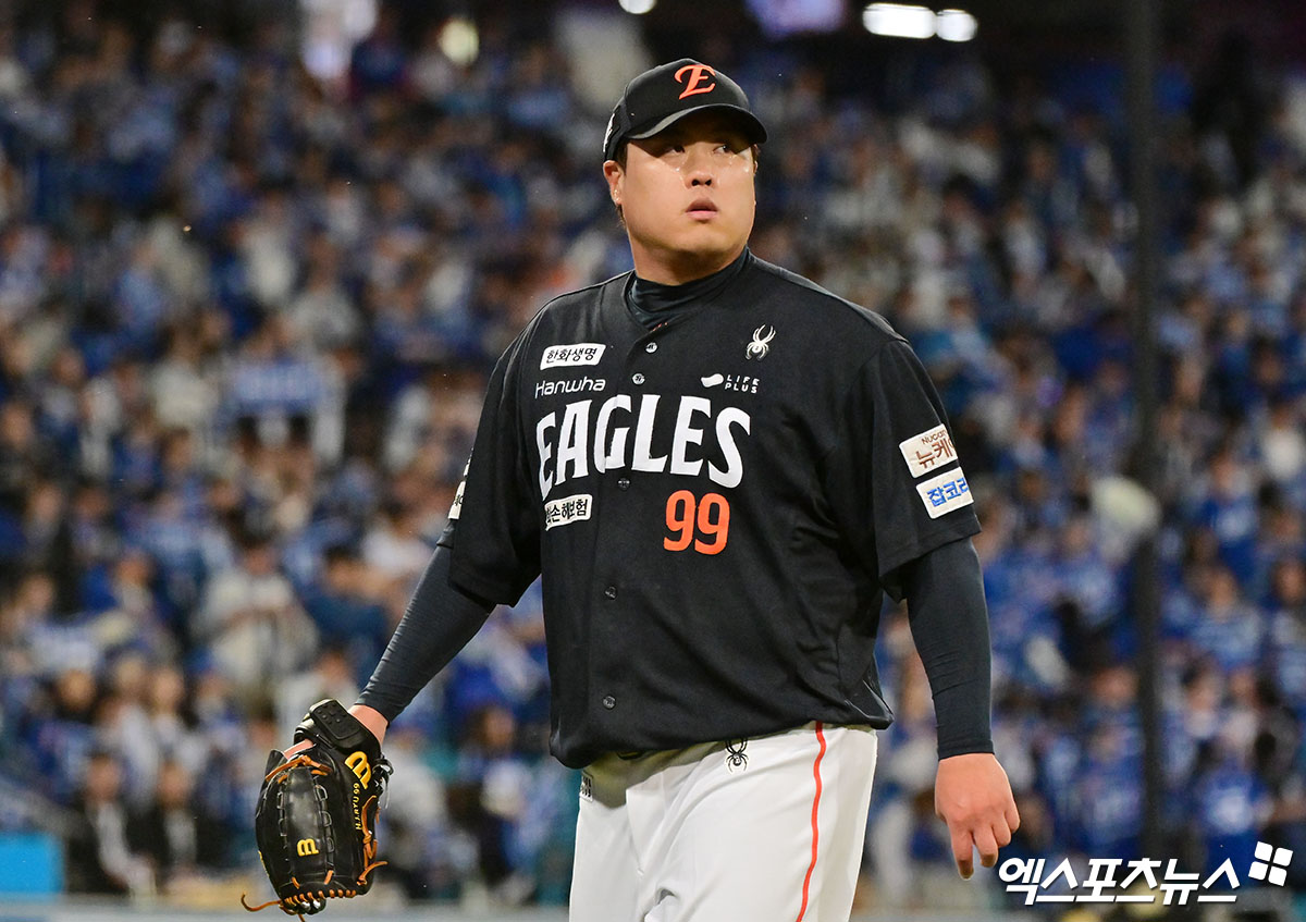 '삼성 무섭네' 폰세→와이스→'18년 만의 PS' 괴물까지 잡았다…'2홈런에 와르르' 류현진, 4이닝 4실점 교체 [PO3]