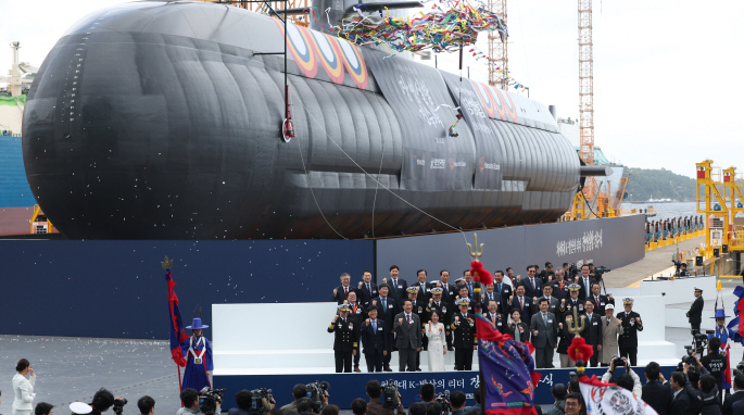 3천600t급 잠수함 1번함 장영실함 진수…내후년 인도