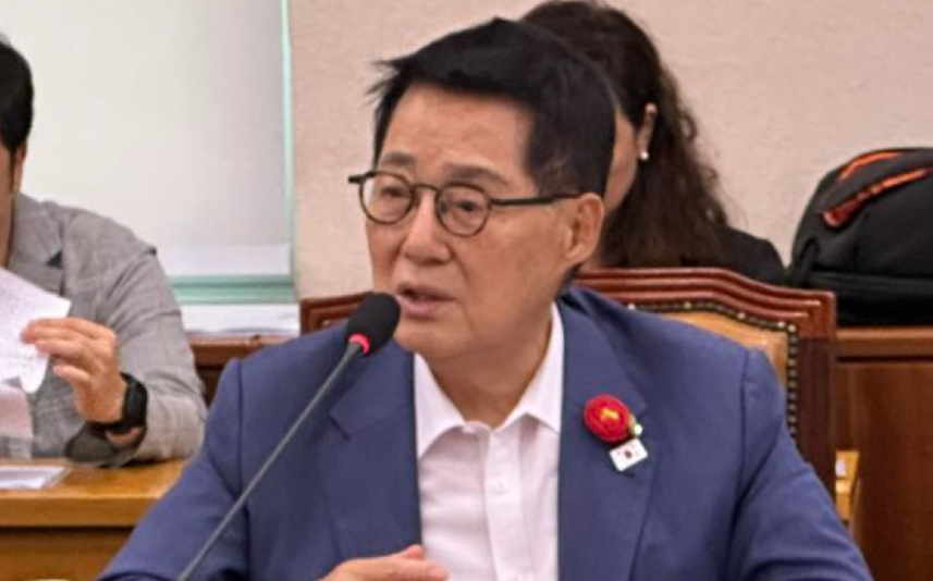“돈 모아 집 사라”던 차관, 33억 갭투자 논란에… “국민 상처, 사과”