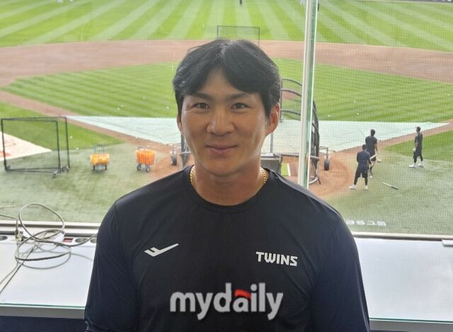 2년 전 KS 영상 보는 오지환, 올해도 목표는 MVP "롤렉스 시계 차는 행복한 상상하는 중" [MD잠실]