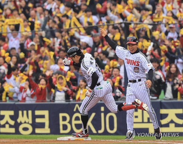 '우승확률 73.2% 잡았다!'... LG, 8-2 대승으로 한화에 기선제압[KS1]