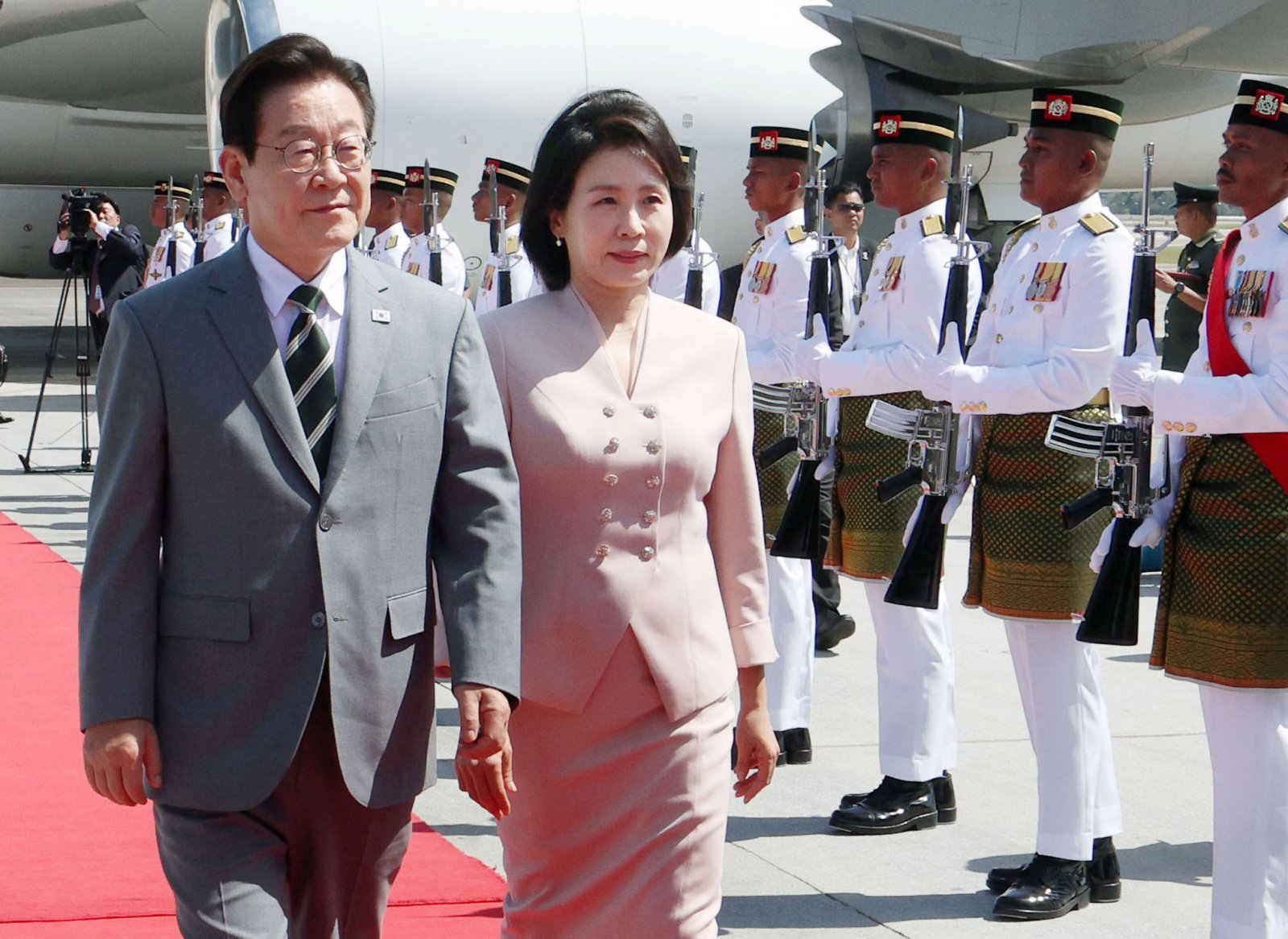 李, 아세안서 APEC 전초전… 무역전쟁 속 외교 다변화 행보