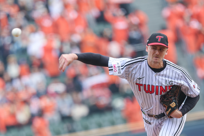 LG의 8월 승부수, 에르난데스 방출-톨허스트 교체는 대성공이었다 [KS1 MVP]