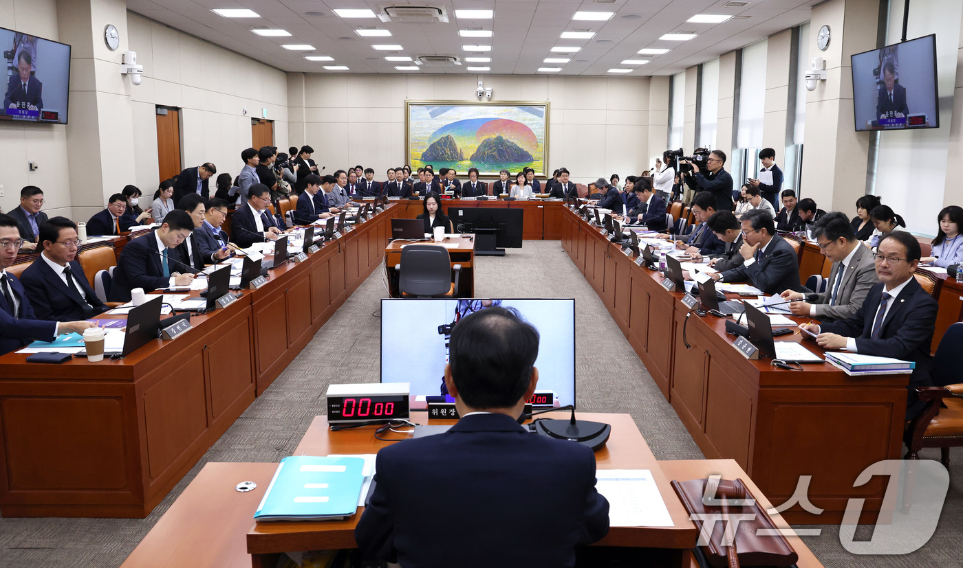 대출 갈아타기 LTV 40→70% 원복…이억원 "이자 부담 완화 반영"