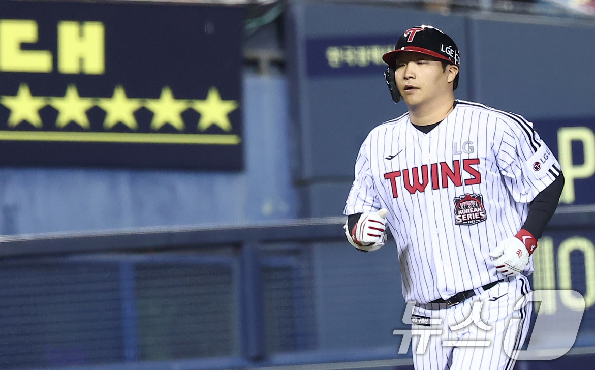 '미친 타격감' LG 문보경 "잡생각 없이 훈련한 게 좋은 결과로"[KS2]