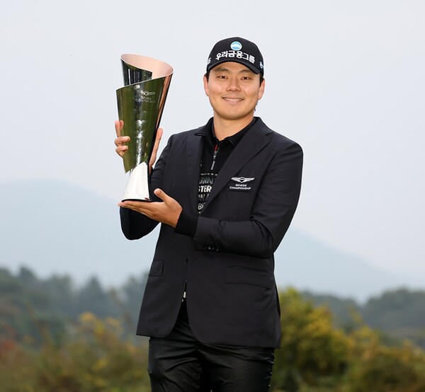 이정환, 제네시스 챔피언십 대역전 우승…상금9억8천만원+GV80 등 '특급 혜택' [KPGA·DP월드투어]