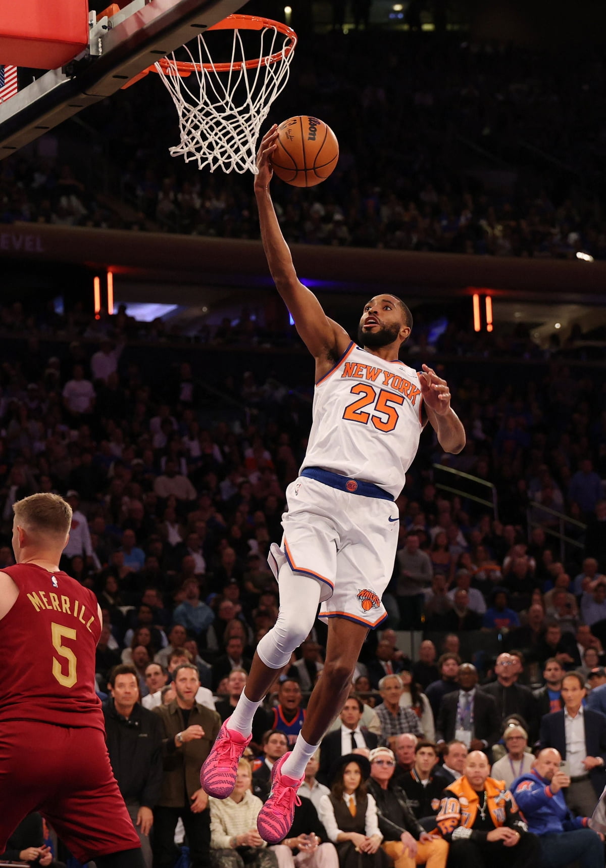 주가 163% 폭등했다는데…NBA·EPL·F1 주식으로 응원할까