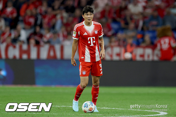 "가장 좋아하는 수비수는 KIM' SON, '벤치' 김민재→EPL행 연결고리?... 토트넘 "韓 괴물 CB 주시"