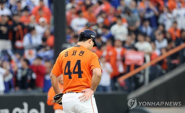 '김서현 또 사고쳤네'... LG, 폭투 덕에 3-1 벌렸다[KS3]