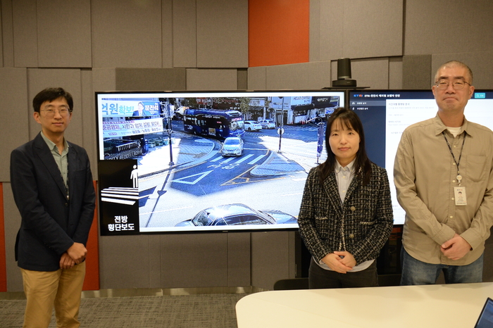 [주니어전자]“AI가 보행자에게 일어날 일 미리 판단해 안전 돕는다”…ETRI, 천안서 실증 진행 중