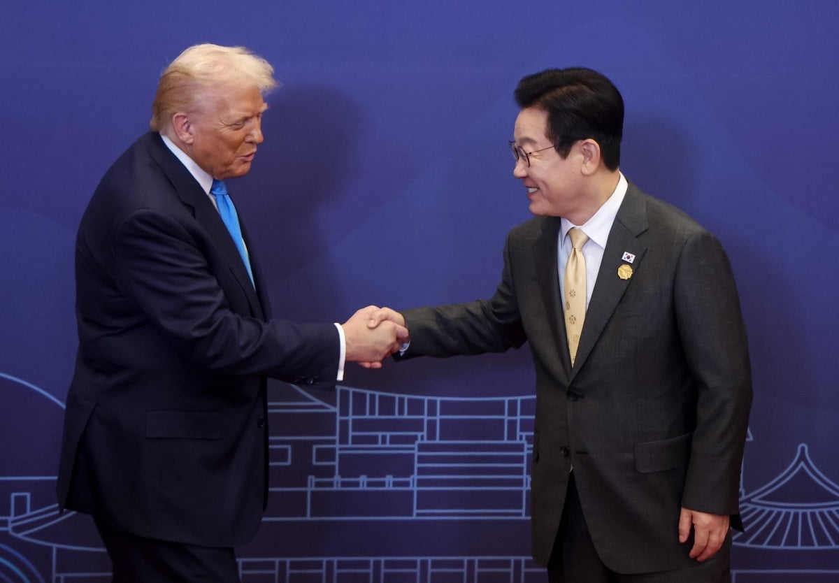 한미, 늦어도 2035년까지 국방비 GDP 3.5%로 증액 공감 [APEC 2025]