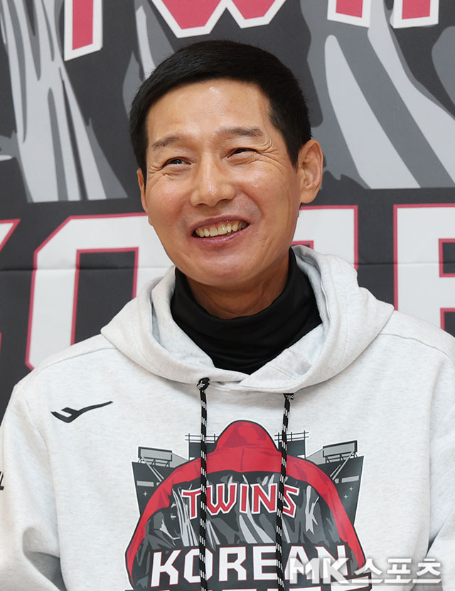 ‘1~2차전과 동일’ 상승세 이어가고픈 LG, KS 3차전 선발 명단 공개…선봉장은 손주영 [KS3 현장]