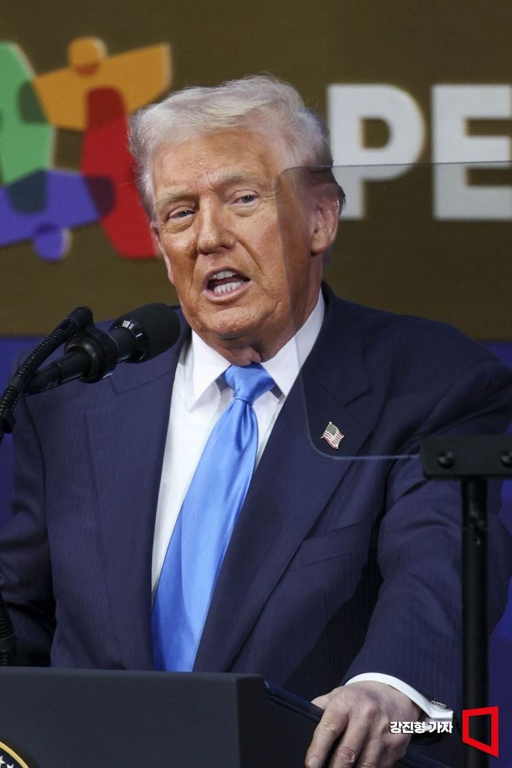 백악관, 트럼프 방한 성과 발표…"韓, 보잉기 103대·LNG 연 330만t씩 구매"