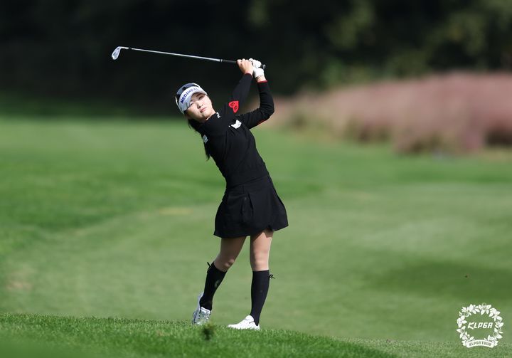 최가빈, KLPGA 투어 S-OIL 챔피언십 1R 단독 선두…통산 첫 승 도전