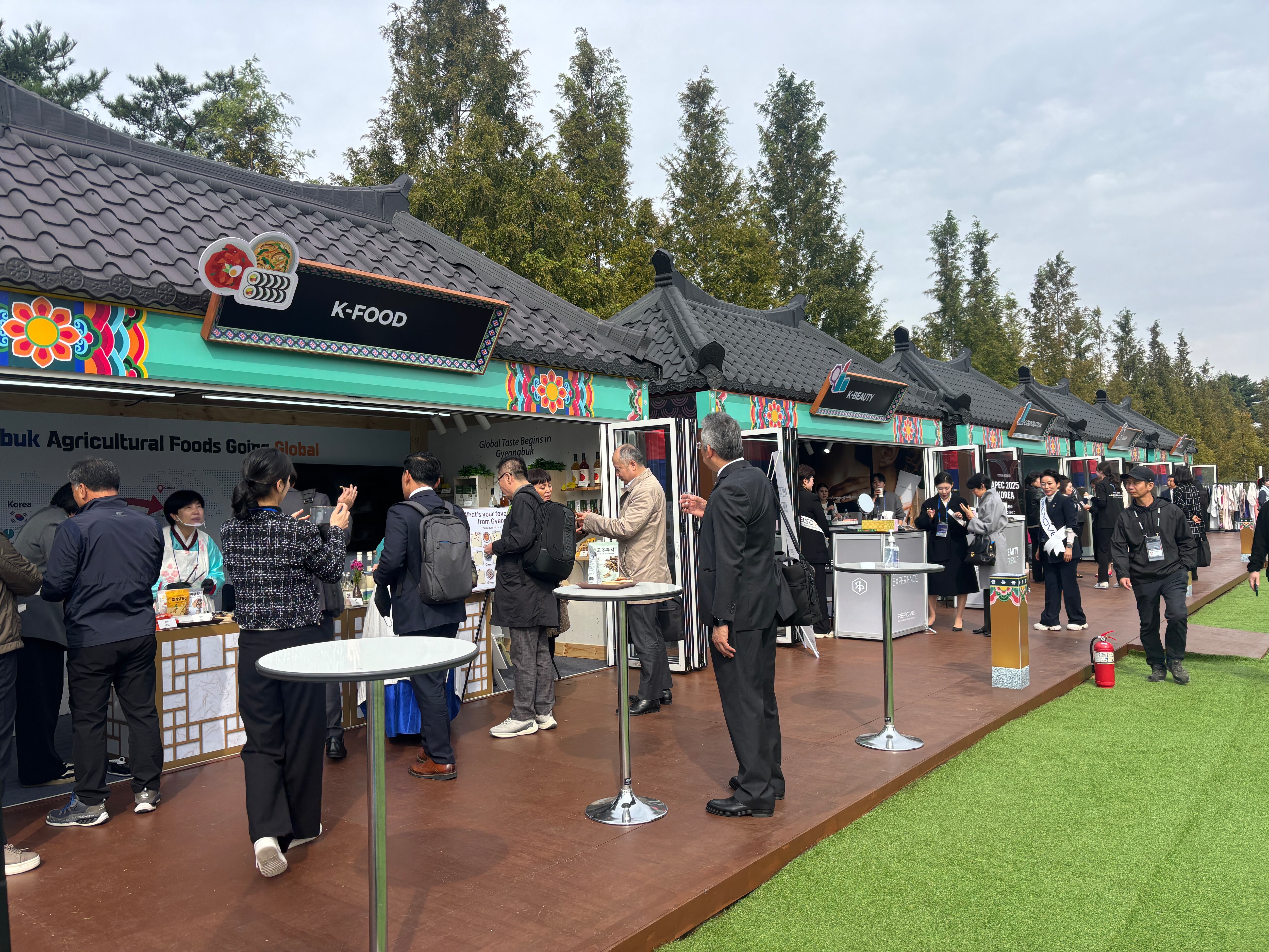 숙소·교통 대란 없었던 경주 APEC… 외국인들 K컬처에 ‘흠뻑’