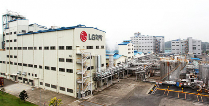 '석화 흑자' LG화학, 3분기 영업익 6797억원… 전년比 38.9%↑