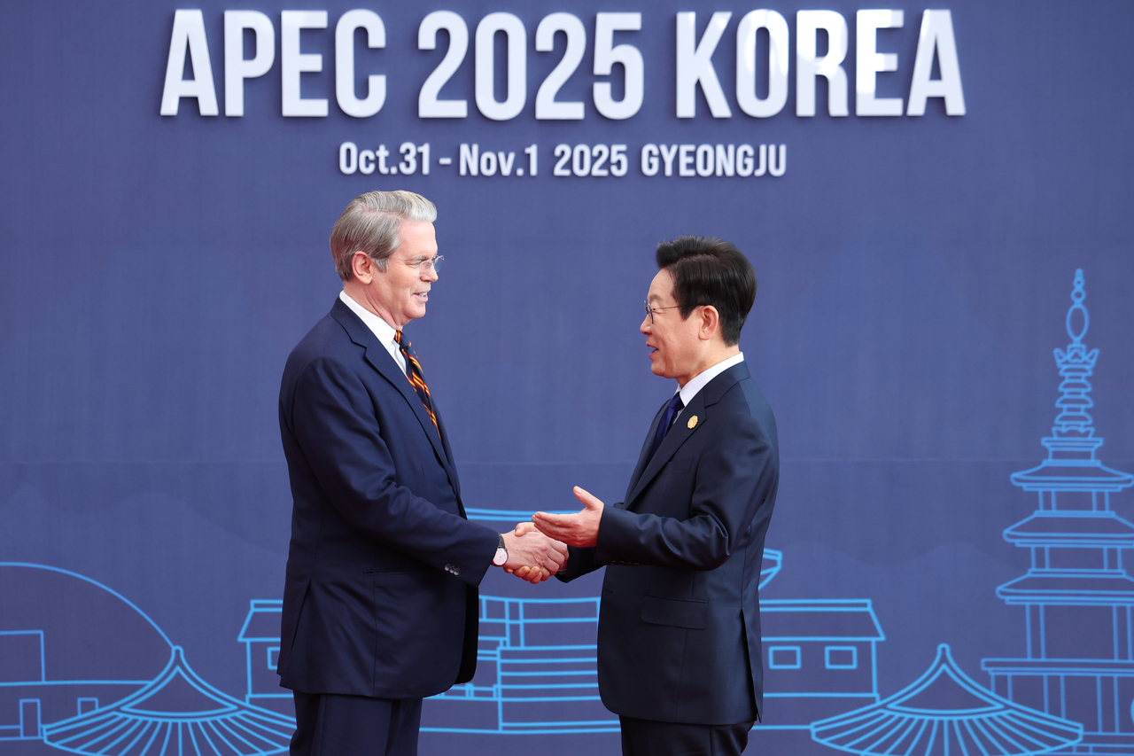 APEC 의장 李대통령, 21개국 정상 영접…공식 개막 알렸다 [경주 APEC]