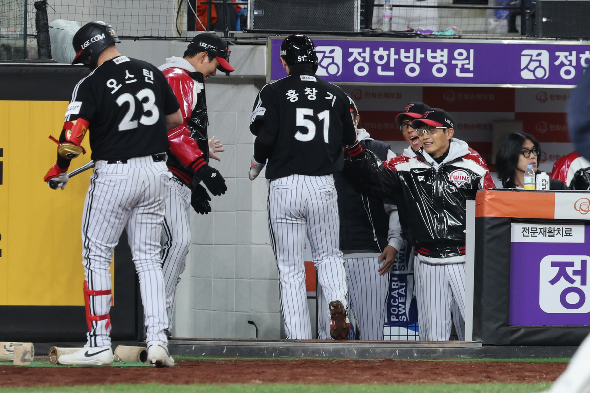 타율 0.154 빈공에서 ‘5경기 35득점’ 강타선으로···한화 마운드 난타한 LG, 25일 간의 특훈 ‘적중’[LG V4]