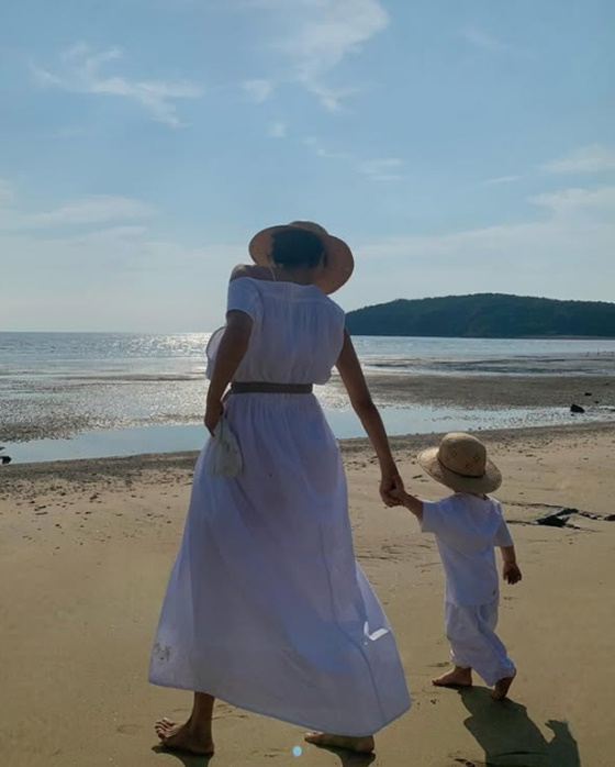 문가비, 모자이크 없이 아들 첫 공개..'친부' 정우성♥일반인 결혼 소식 2개월만 [★NEWSing]