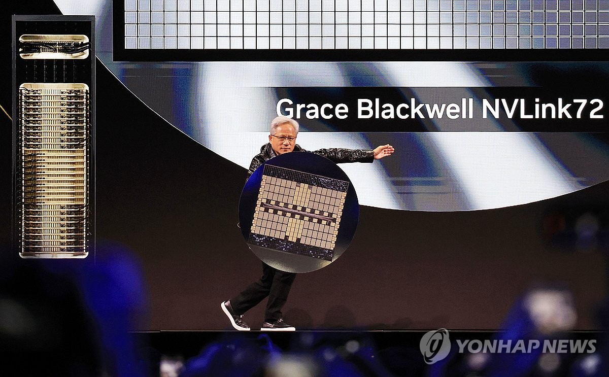 엔비디아, 韓에 GPU 26만장 푼다…삼성·SK·현대차와 'AI 동맹'